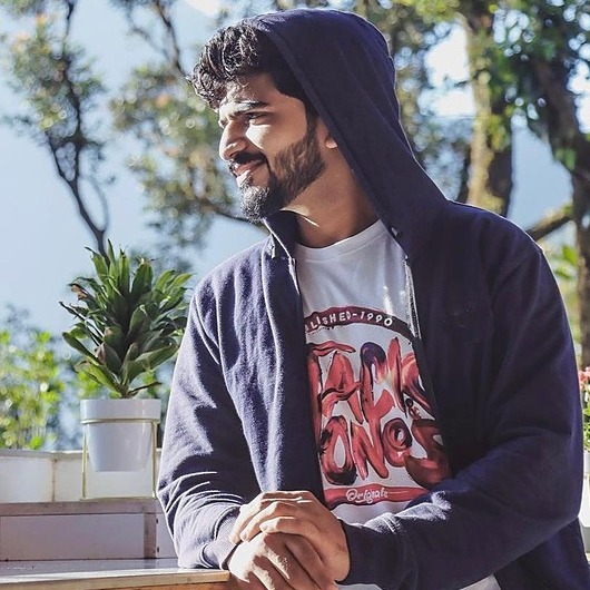 @abhinav_varghese | Twitter, Instagram | Linktree