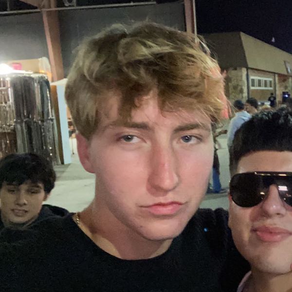 Ryan MacLean | Instagram, TikTok, Twitch | Linktree