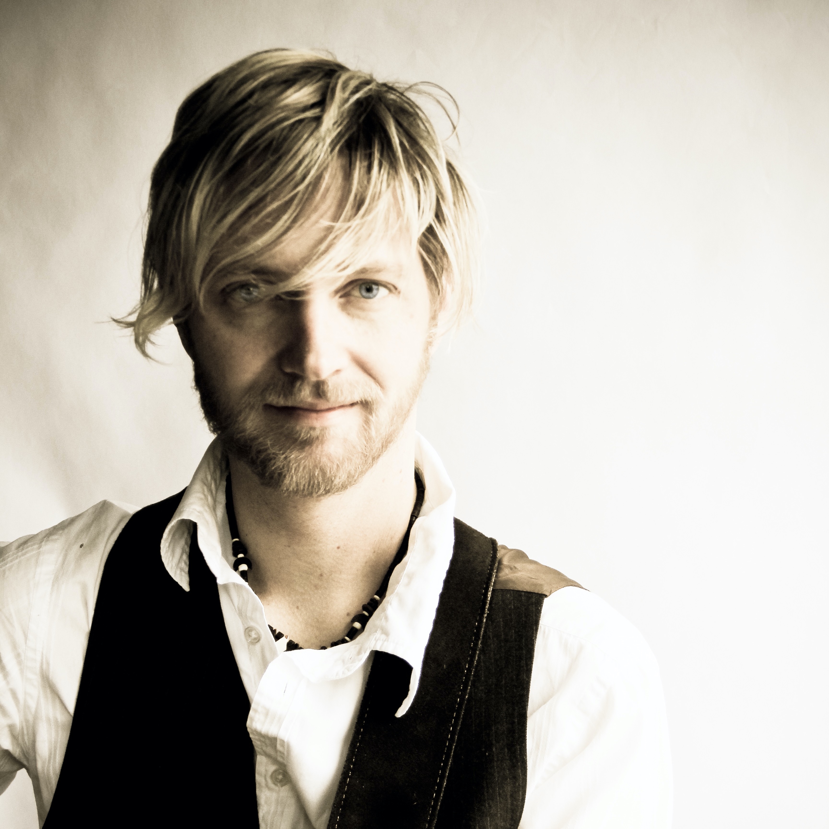 stevetaylormusic | Twitter, Instagram, Facebook | Linktree