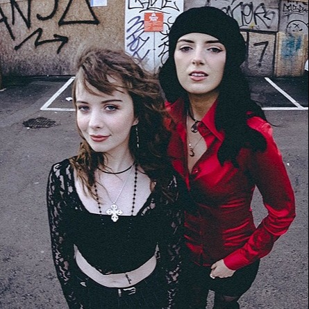 Dea Matrona | Twitter, Instagram, Facebook, TikTok | Linktree