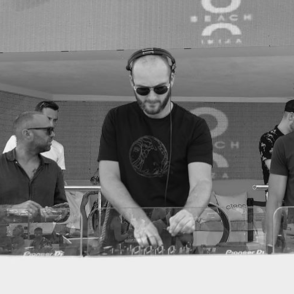 Tom Caffrey | Twitter, Instagram, Facebook | Linktree