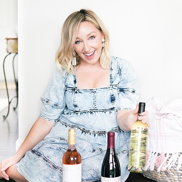 Amanda McCrossin | @sommvivant | Instagram, TikTok | Linktree