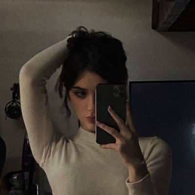 Evy | Twitter, Instagram, TikTok, Twitch | Linktree