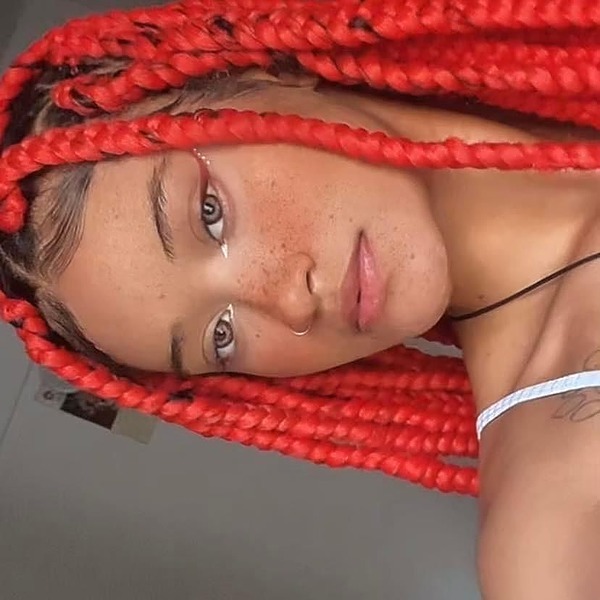 Mirella Santtanna | Instagram, TikTok | Linktree