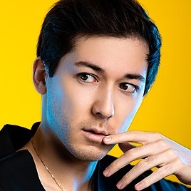 Louis-San | Twitter, Instagram, TikTok, Twitch | Linktree