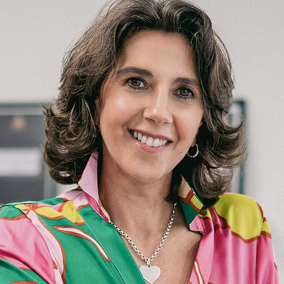 Ana Isabel | Instagram, Facebook | Linktree