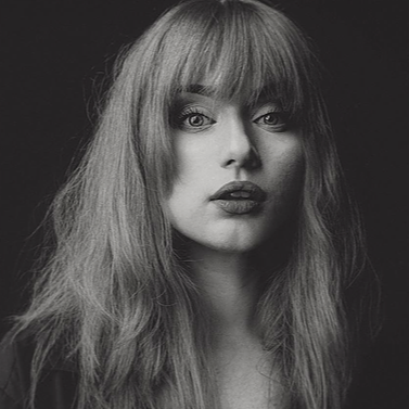 Amanda Constance | Twitter, Instagram, TikTok | Linktree