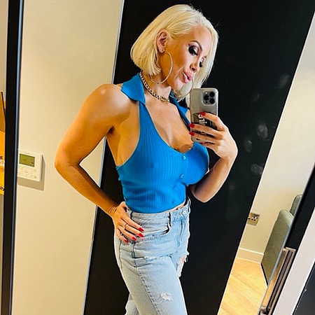 RebeccaMore | Twitter | Linktree