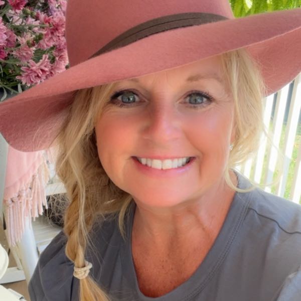 Shopping With Shell | Instagram, Facebook | Linktree