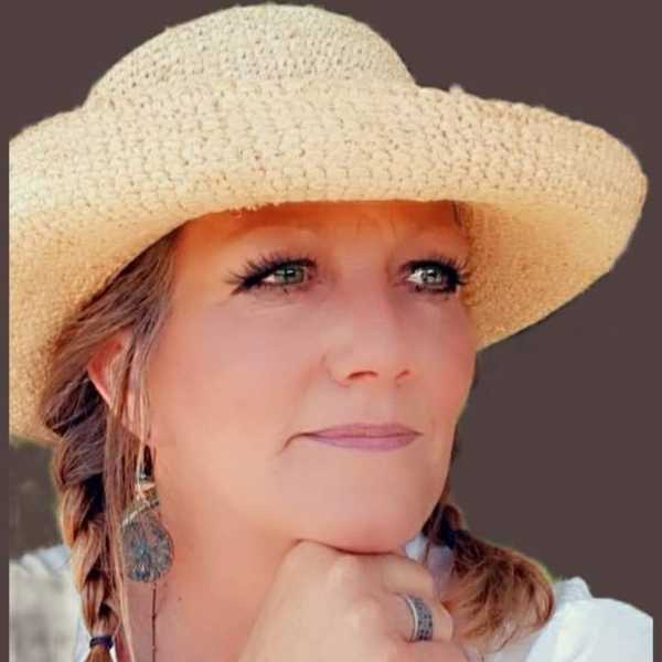 LORI OLSON | Instagram, Facebook, TikTok | Linktree