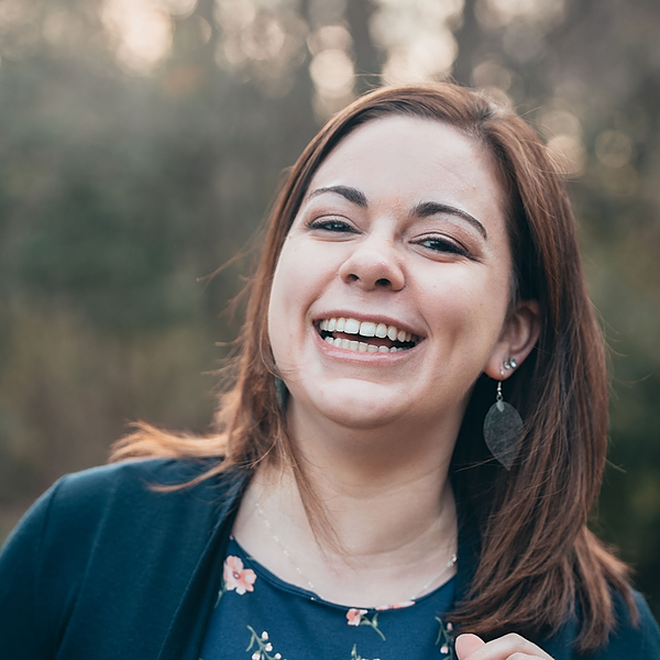 Amanda Russell | Instagram, Facebook | Linktree