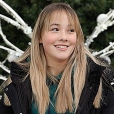 Elise Rae | Instagram, TikTok | Linktree