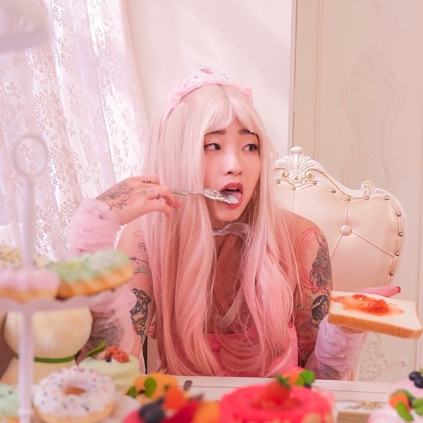 Miss Ann | Instagram, TikTok | Linktree