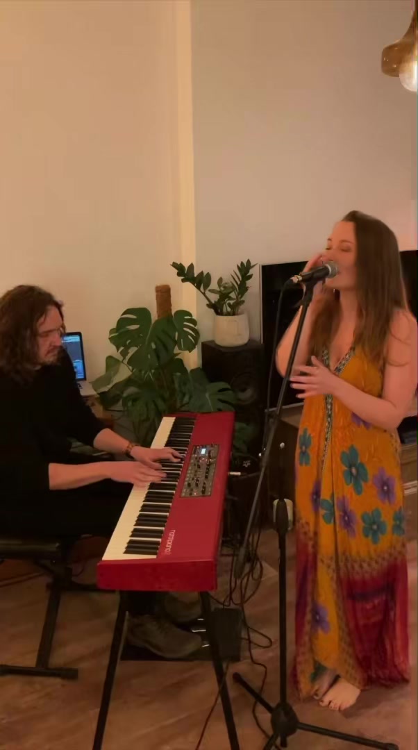 POLLY EDWARDS MUSIC | Instagram, Facebook | Linktree