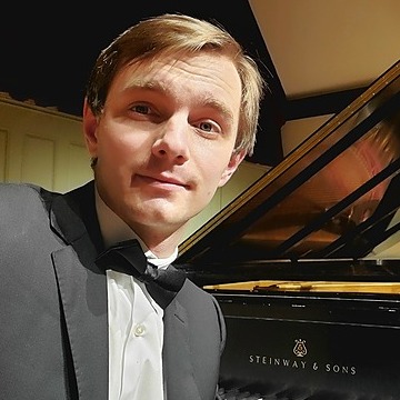 Vladyslav Ustiuhov | Twitter, Instagram, Facebook | Linktree