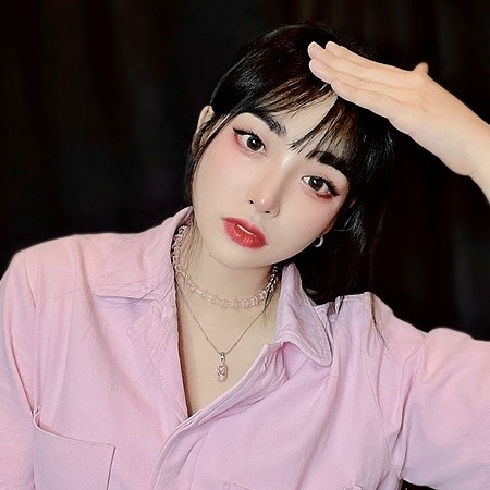 ana.coreana | Instagram, TikTok | Linktree