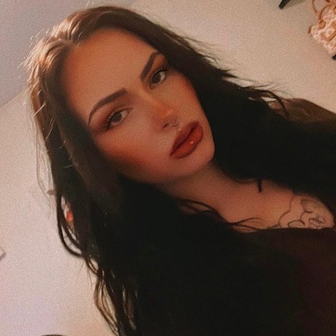 kels | Twitter, Instagram, TikTok | Linktree