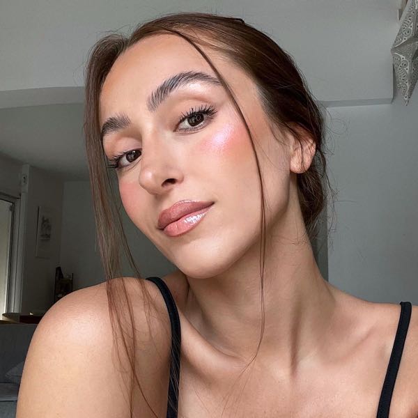 Axelle Agostini | Instagram, TikTok | Linktree