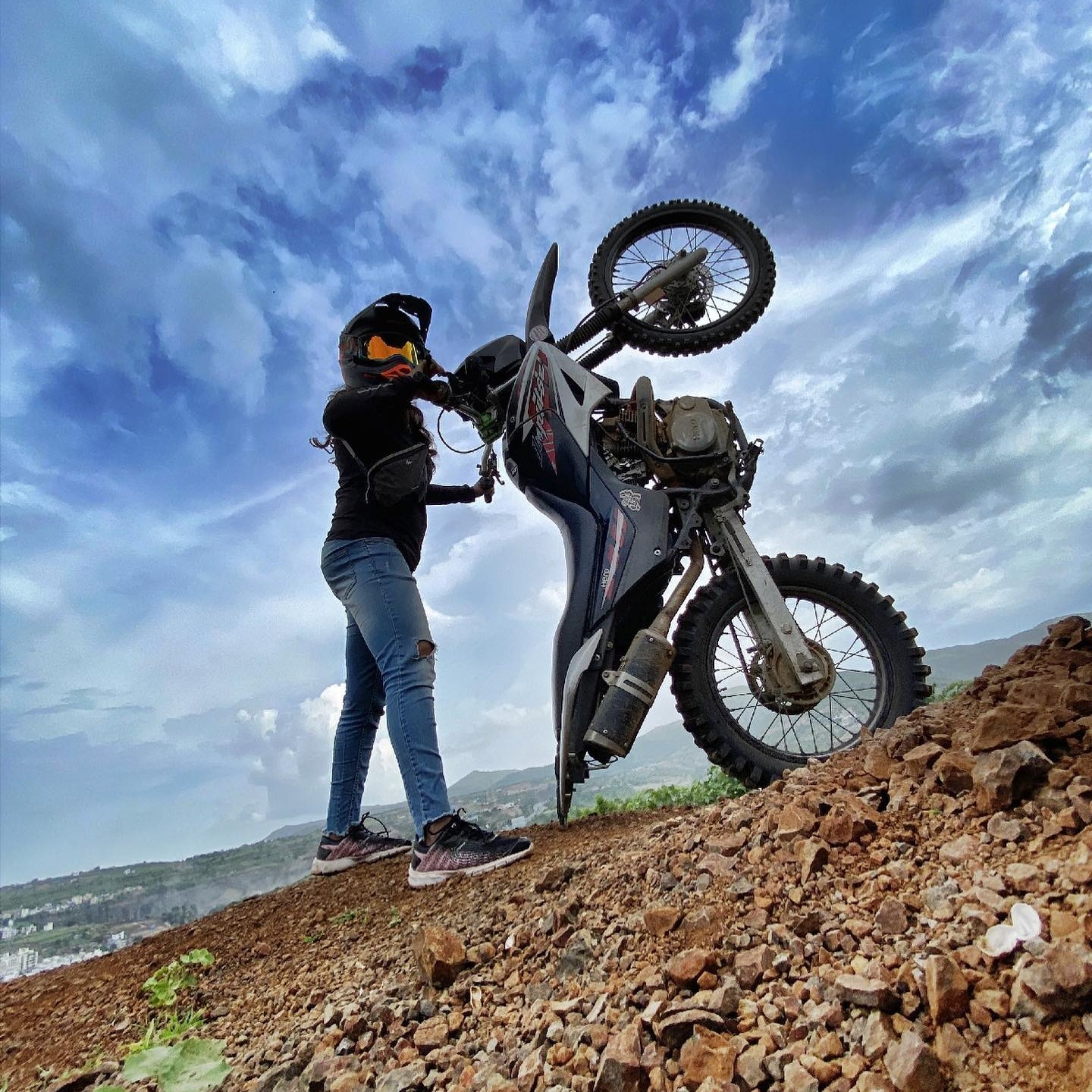 Deeksha Srivastava | Twitter, Instagram, YouTube, Facebook | Linktree