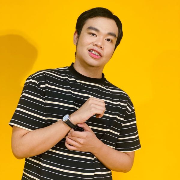 PLS FOLLOW MY ACCOUNTS UWUU | Twitter, Instagram, Facebook | Linktree