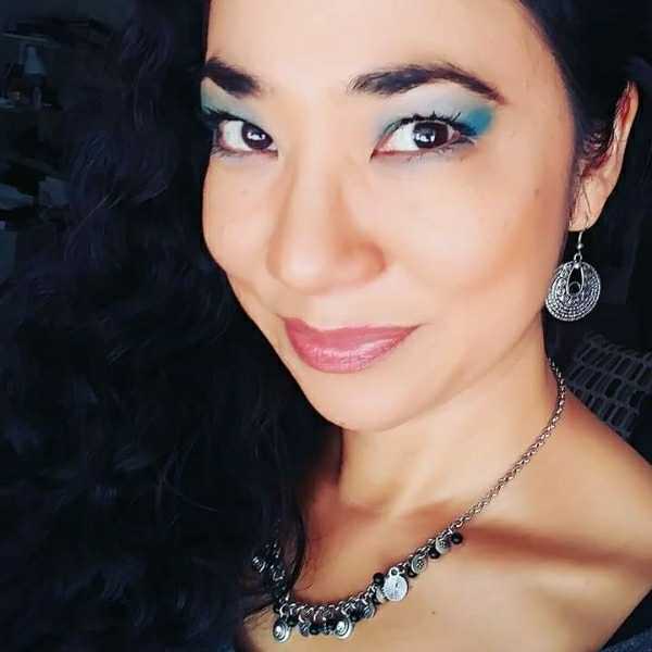 Liuba's Sparkle $5 bling | Instagram, Facebook | Linktree