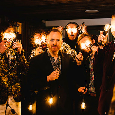 Lounge on Fire | Instagram, Facebook | Linktree