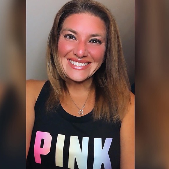 DJ SANDRA DEE | Instagram, Facebook, TikTok | Linktree