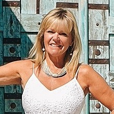 Heather Walker | Instagram, Facebook | Linktree