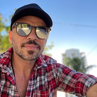 LEYVA | Instagram, Facebook | Linktree