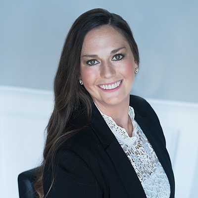 Holly Smith | Instagram, Facebook | Linktree