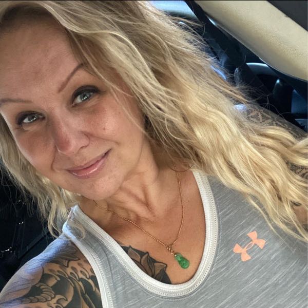 Illy! Not Lilly 💋 | Twitter, Facebook, TikTok | Linktree