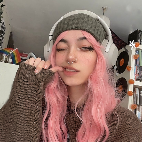 bec | Instagram, Twitch | Linktree