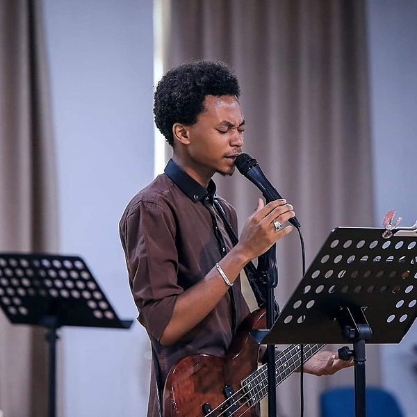 daniel_banam | Instagram, Facebook | Linktree