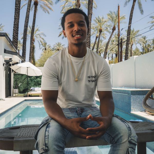 @official_cj | Instagram, TikTok | Linktree