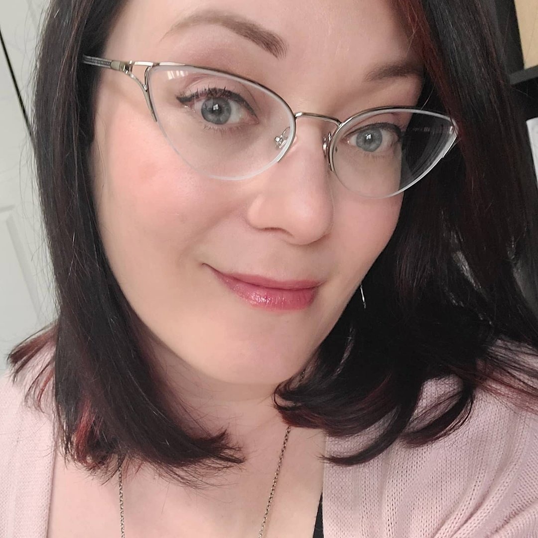 Colette Bennett | Twitter, Instagram | Linktree