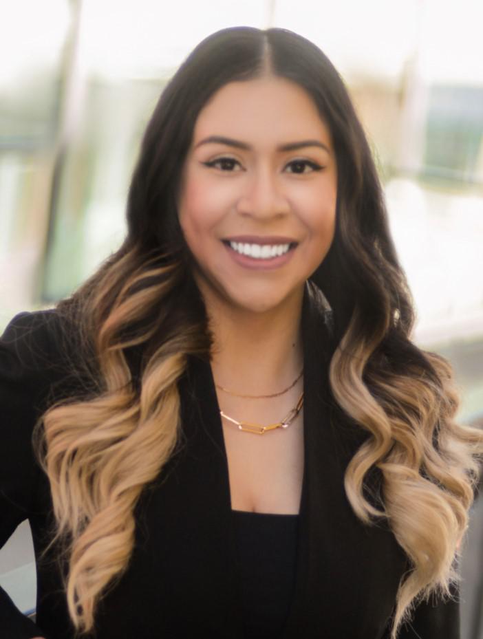 Elizabeth Galan | Instagram, Facebook | Linktree