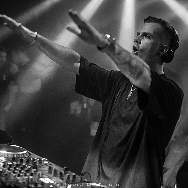 zeuz_techno | Instagram, Facebook | Linktree