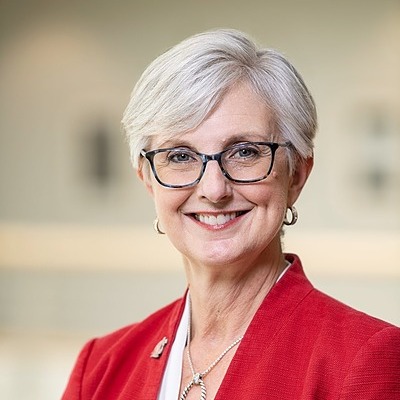 Elizabeth Chilton | Twitter, Instagram | Linktree