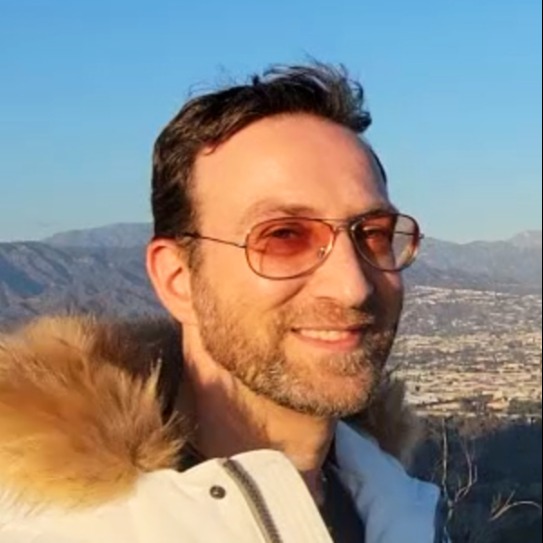 Robert Sepehr | Instagram, TikTok | Linktree