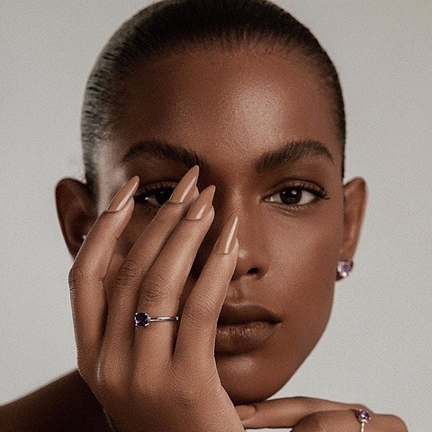 Jhully Rodrigues | Instagram, TikTok | Linktree