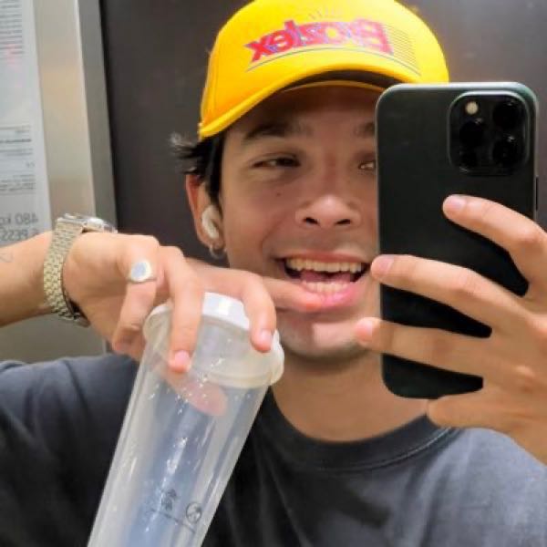 daniel_dist | Twitter, Instagram, TikTok, Twitch | Linktree