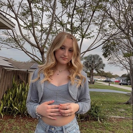 Kayla Annabelle | Instagram, YouTube, TikTok | Linktree