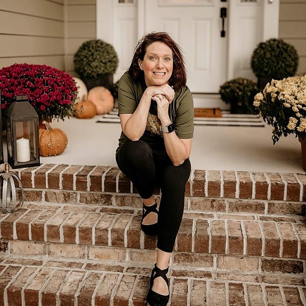 Dawn Allcot | Instagram, Facebook | Linktree