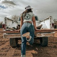 Cierra Bright | Instagram, TikTok | Linktree