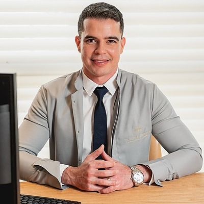 Dr. Lucas Marques | Instagram, Facebook | Linktree