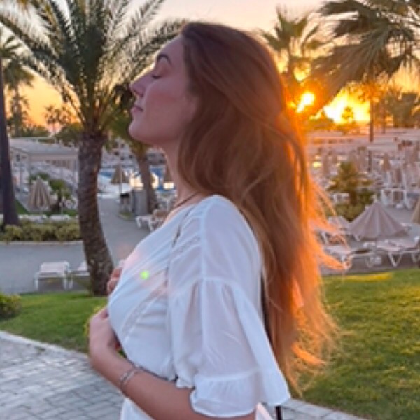 Estela Vílchez | Instagram, TikTok | Linktree