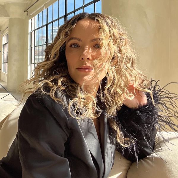 Ali Grant | Instagram, TikTok | Linktree