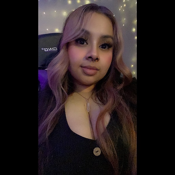 XoXo | Twitter, Instagram, TikTok, Twitch | Linktree