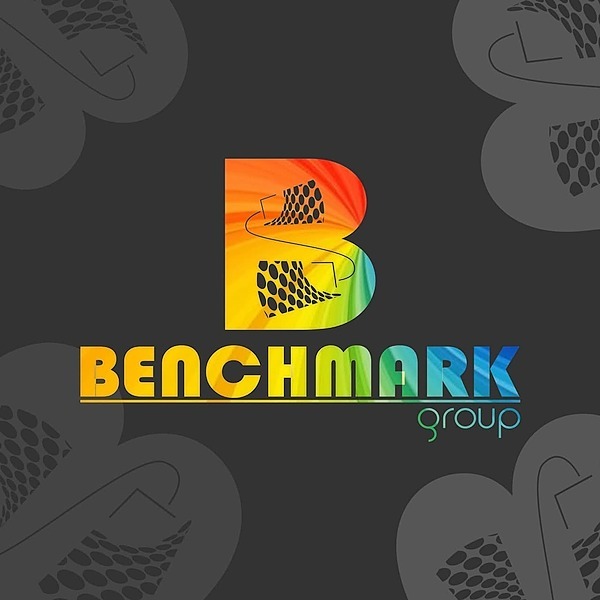 benchmark_group | Twitter, Instagram, Facebook | Linktree