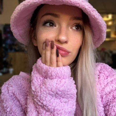 deujna | Twitter, Instagram, TikTok, Twitch | Linktree